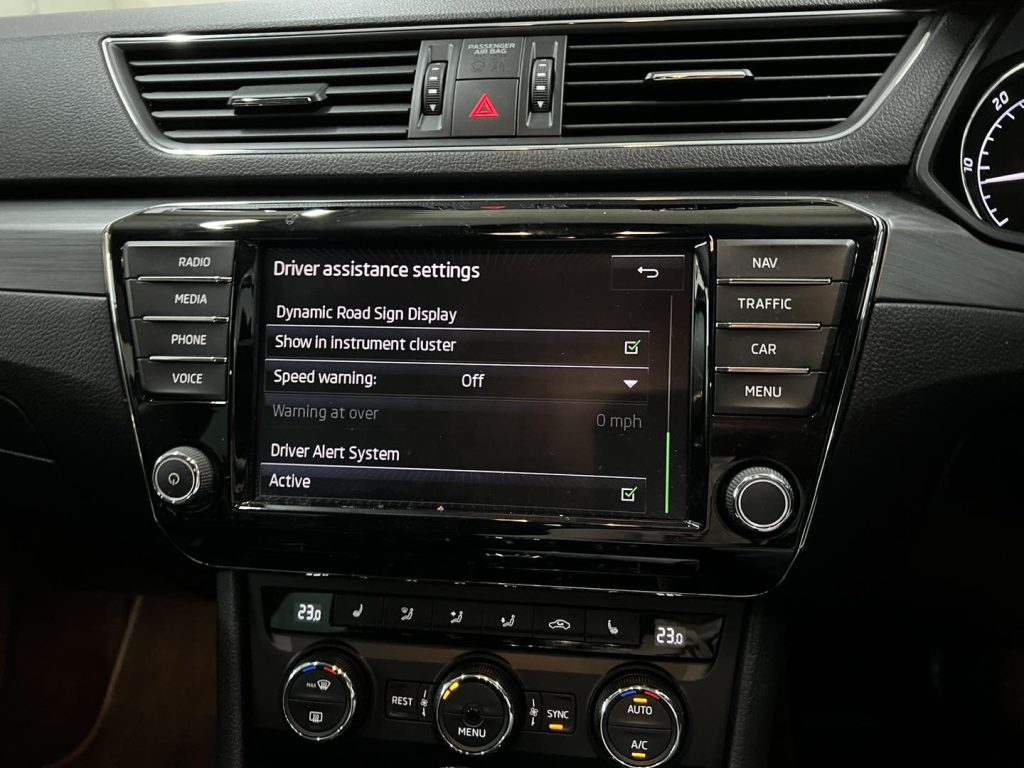 Lane Assistent Skoda