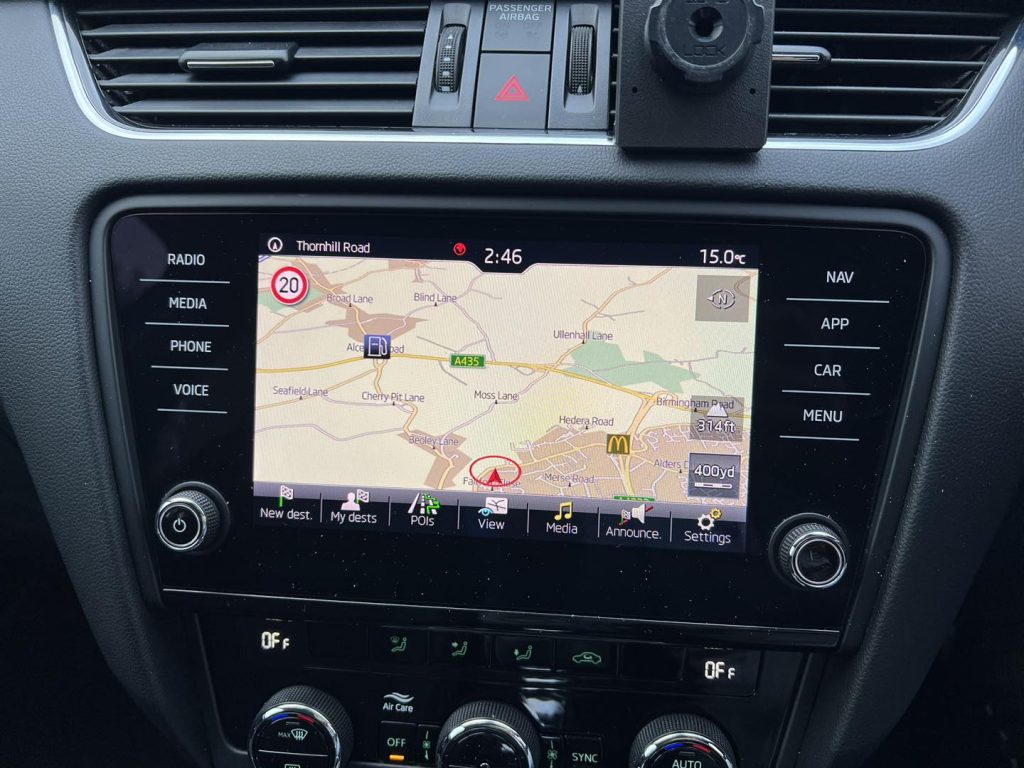 Skoda Octavia Lane Assist Retrofit - VW Retrofit